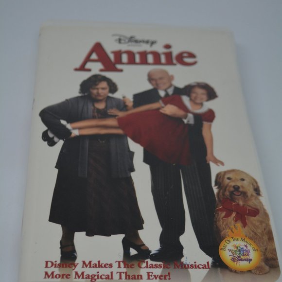 Disney | Media | Annie Vhs 99 Disney Video Tape Clam Shell Kathy Bates ...